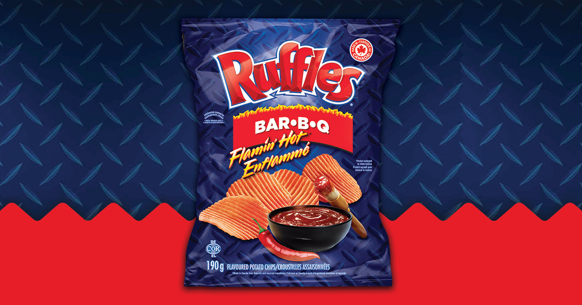 RUFFLES FLAMIN' HOT Bar-B-Q Simulated Flavour Potato Chips